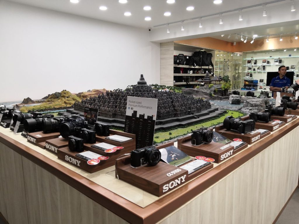 DOSS Superstore Cideng Offers New Camera Shopping Experience - Gizmologi.id