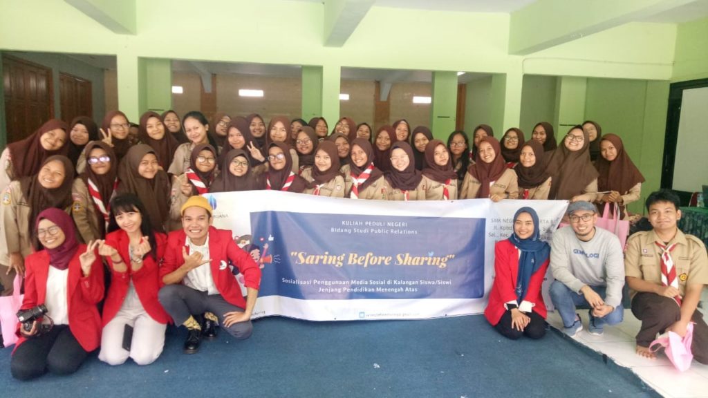 Saring Before Sharing: Berbagi Informasi Mengenai Hoax dan Cara ...