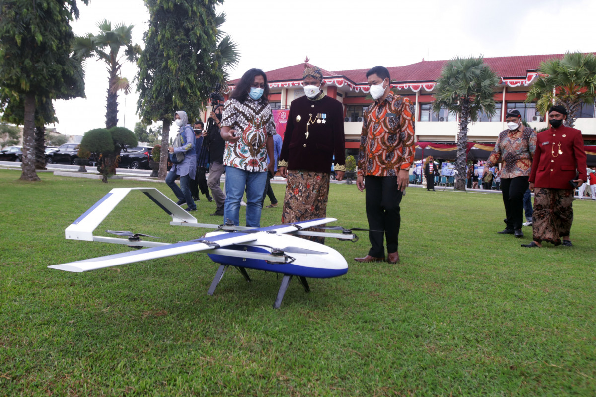 Beehive Drones Successfully Deliver Logistics to Sumenep Madura