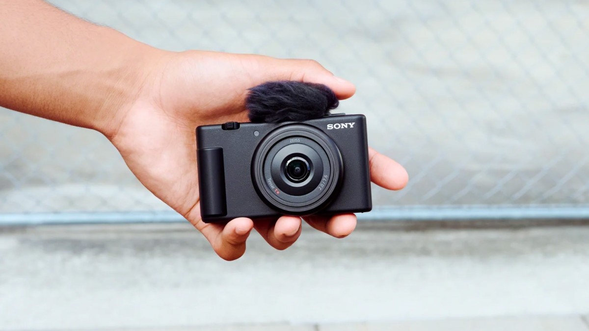 Sony ZV-1F, More Affordable Pocket Camera Especially for Vloggers ...