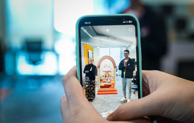 Mengenal Teknologi Markerless Augmented Reality dan Kelebihannya Bagi ...