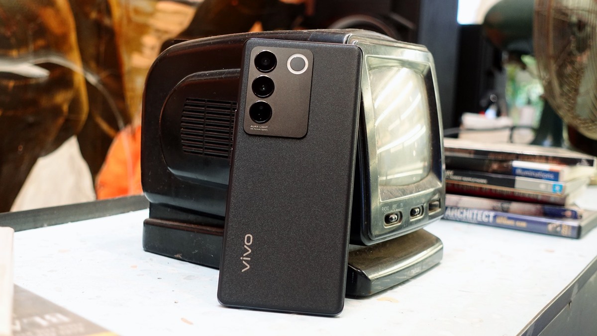 Resmi Dijual, Harga vivo V27 5G Jauh Lebih Murah di E-Commerce ...
