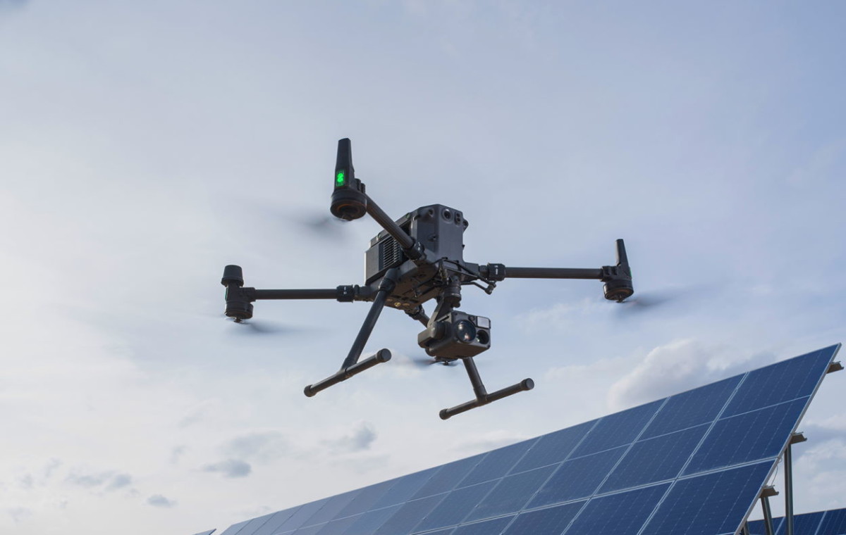 DJI Matrice 350 RTK, Drone Tangguh untuk Industri - Gizmologi.id