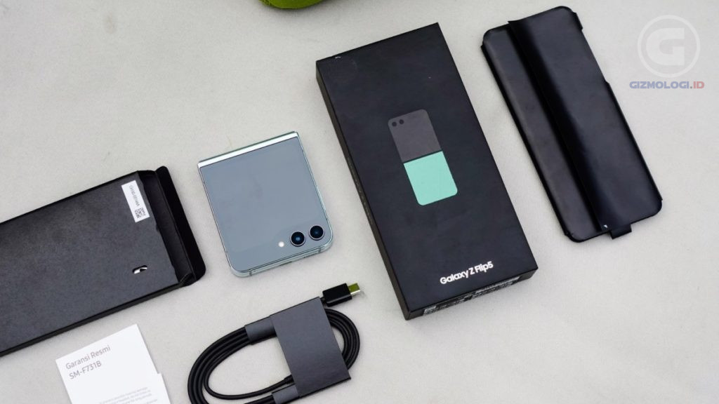 Unboxing Galaxy Z Flip 5, Harga Masih Sama dengan Z Flip 3