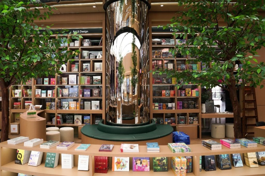 OPPO Experience Store Terbesar Resmi Dibuka, Integrasikan Kafe dan Toko ...
