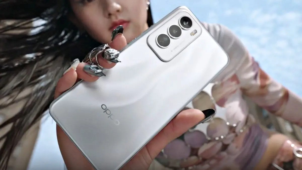 Foto Unboxing OPPO Reno 12 Pro Beredar, Versi Global Tanpa Charger ...