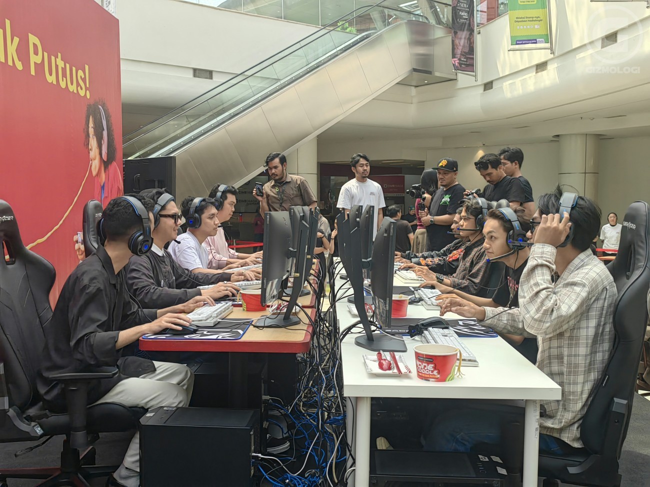 Haraku Ramen Presents Innovation of Eating Ramen While Playing Games ...