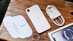 Unboxing iPhone 16e: Paling Murah dengan Apple Intelligence, Apa yang ...