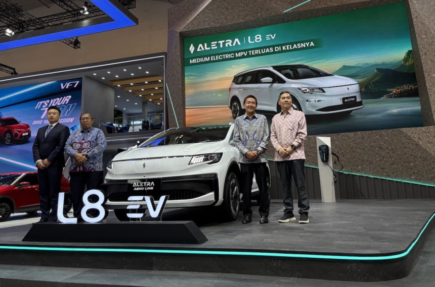 Aletra L8 EV 8-Seater, Mobil Listrik Merek Indonesia Harga Rp400 Jutaan ...